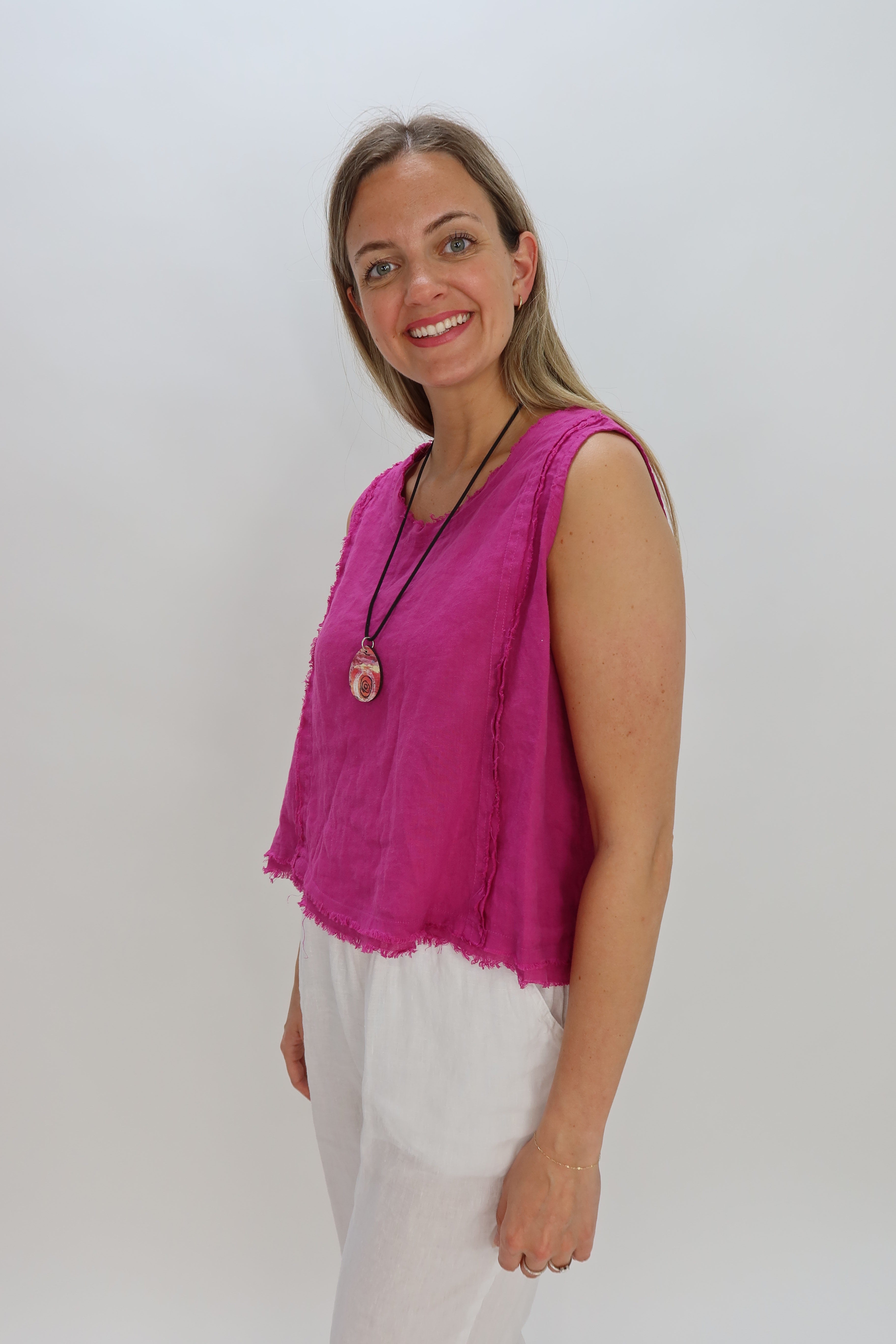 Huckleberry Sleeveless 100% Linen Raw Edge Top – Twist Boutique